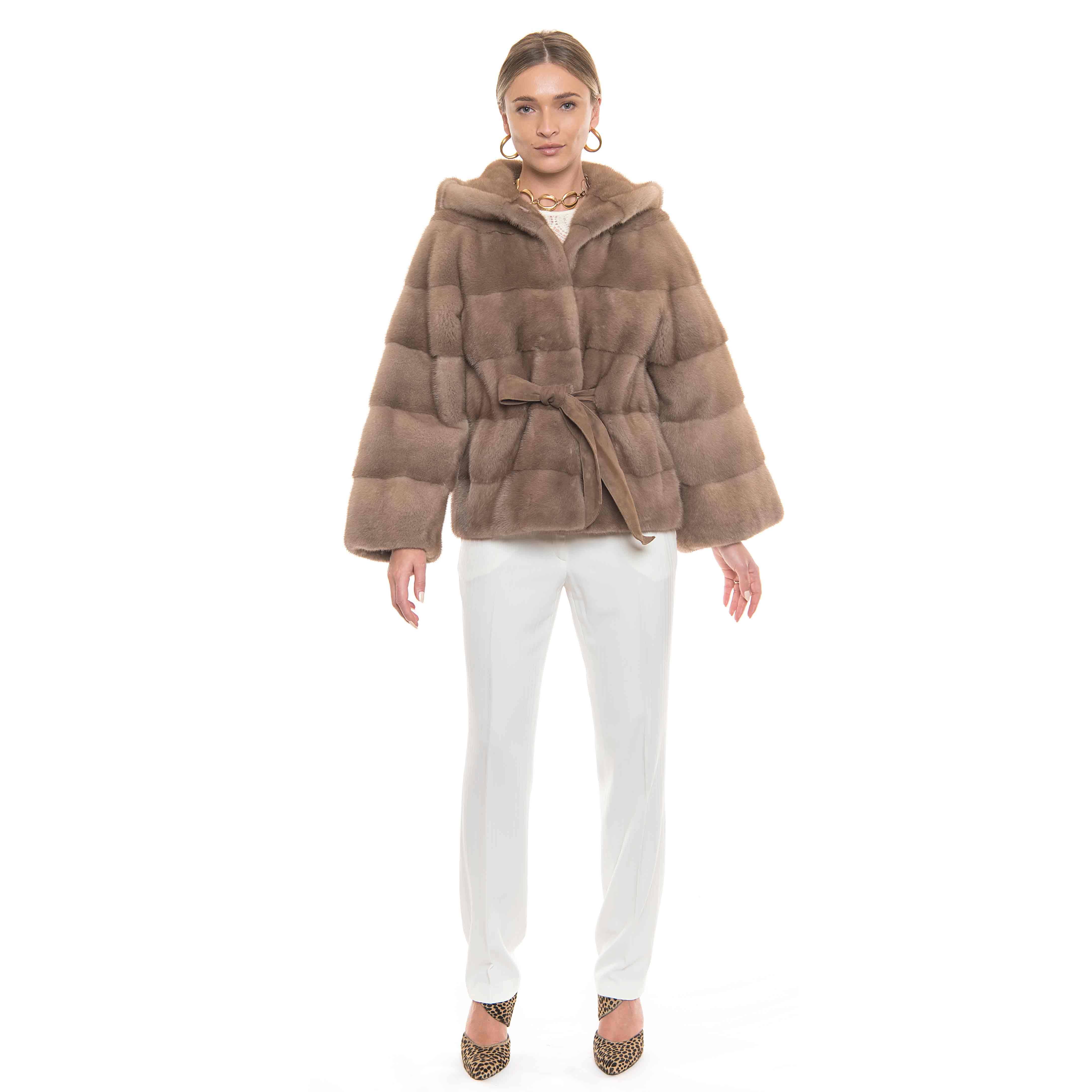 Haina blana naturala vizon cu cordon si gluga, 65cm, culoare bej Pastel